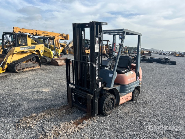1990 Toyota 42-6FGU25 4900 lb Pneumatic Tire Chariot Élévateur ...