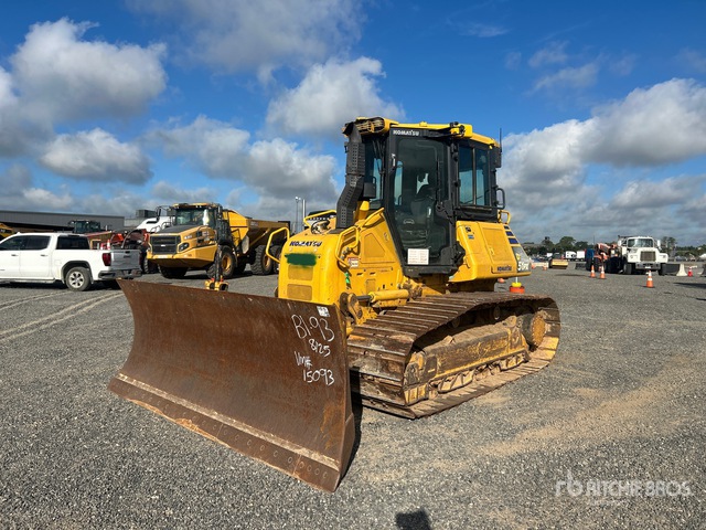 2021 Komatsu D51PX-24 Crawler Dozer | Ritchie Bros. Auctioneers