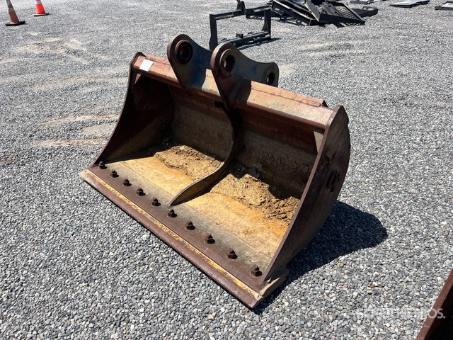 60 in Cleanup Excavator Bucket | Ritchie Bros. Auctioneers