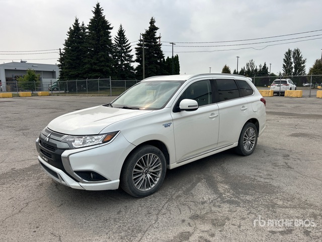 2020 Mitsubishi Outlander AWD Plug-In Hybrid SUV | Ritchie Bros ...