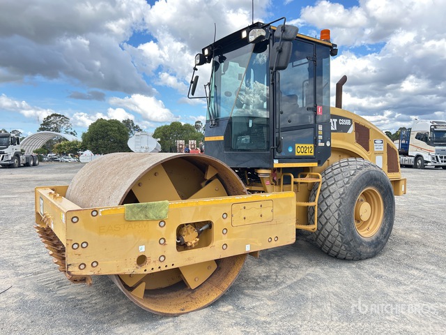 2015 Cat CS56B Smooth Drum Compactor | Ritchie Bros. Auctioneers