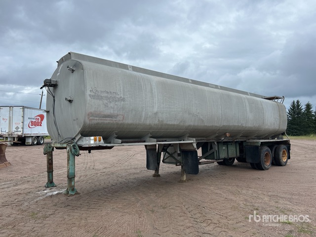 Homebuilt T/A 36 ft Water Tank Trailer | Ritchie Bros. Auctioneers