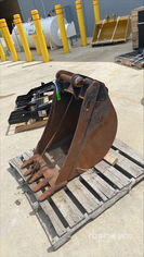 Cat 420 Backhoe Loader Bucket in Cedar Rapids, Iowa, United States ...