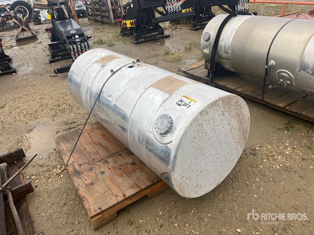 Kenworth 454 L Tank Fuel Tank | Ritchie Bros. Auctioneers
