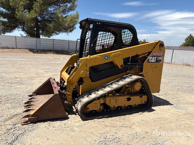 2017 Cat 239D Compact Track Loader | Ritchie Bros. Auctioneers