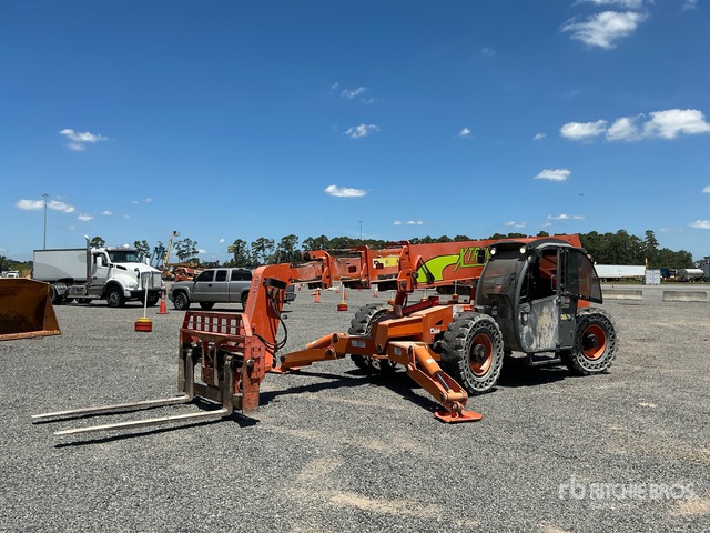2018 Xtreme XR1055 Telehandler | Ritchie Bros. Auctioneers