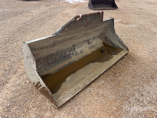 2014 Treemme 2200 mm Godet Telehandler Bucket | Ritchie Bros. Auctioneers