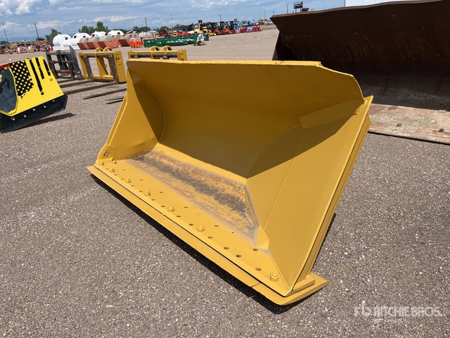 119 in 3.25 cyd Side Dump Wheel Loader Bucket | Ritchie Bros. Auctioneers