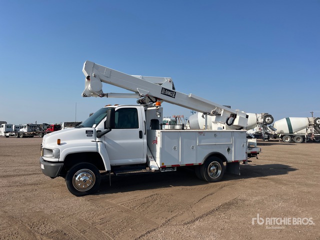 2004 Hi-Ranger TL41M 41 ft on 2004 GMC C5500 4x2 Camion nacelle ...