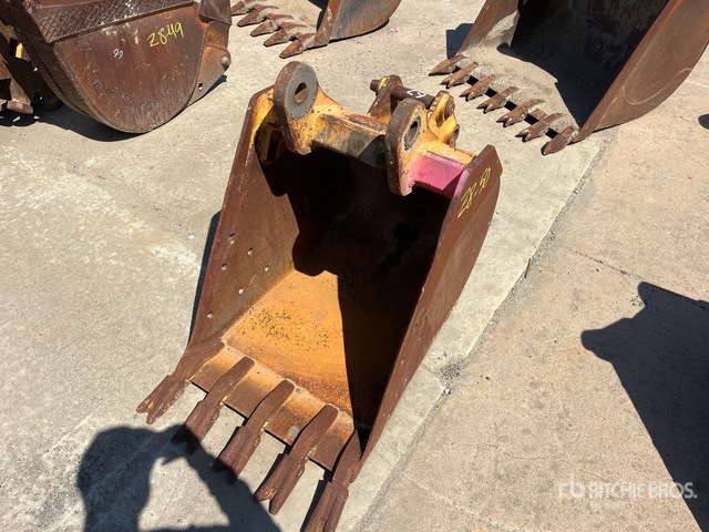 Case 24 in Digging Backhoe Rear Bucket | Ritchie Bros. Auctioneers