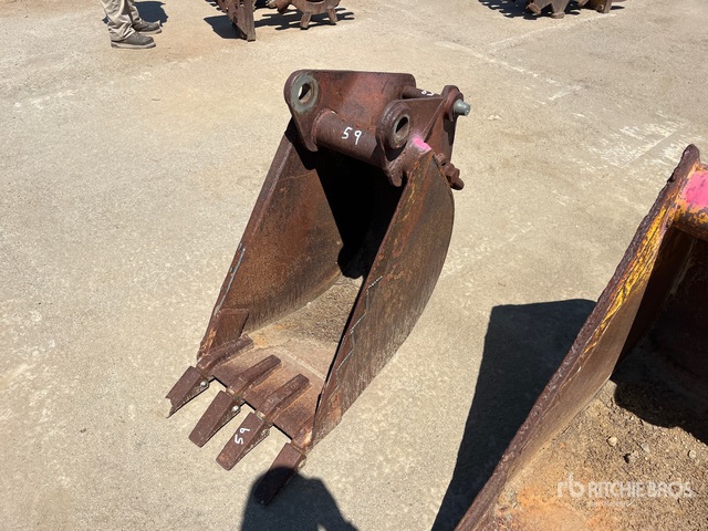 16 in Digging Backhoe Rear Bucket | Ritchie Bros. Auctioneers