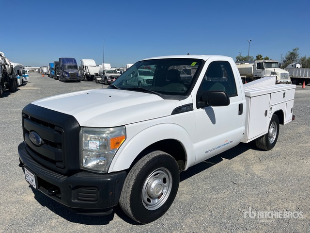 2013 Ford F-350 4x2 Utility Truck | Ritchie Bros. Auctioneers