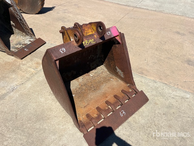 Case 34 in Backhoe Rear Bucket | Ritchie Bros. Auctioneers