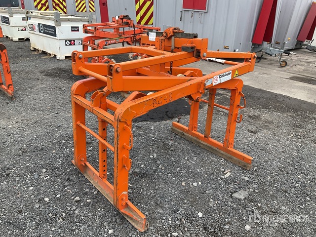 2017 Eichinger 1083.3 Block Grab | Ritchie Bros. Auctioneers