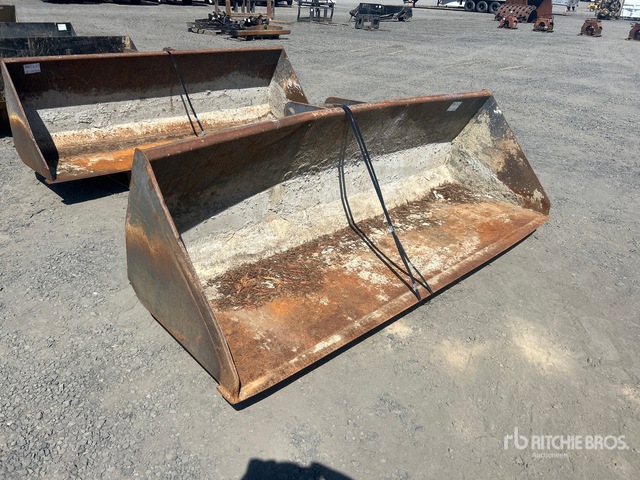 Gehl 663 96 in Telehandler Bucket | Ritchie Bros. Auctioneers