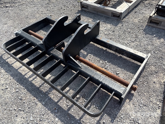 Arrow 74 in Telehandler Fork Frame | Ritchie Bros. Auctioneers