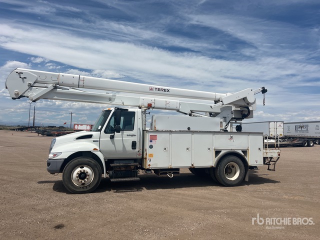 2011 Terex Hi-Ranger 5TC-55 55 ft on 2012 International 4300 4x2 Camion ...