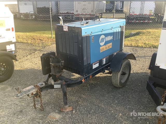 2017 Miller Big Blue 400 Pro 400 A Mobile Multi-Process Engine Driven Welder | Ritchie Bros ...