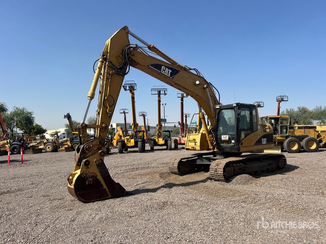 2005 Cat 320CLU Tracked Excavator | Ritchie Bros. Auctioneers