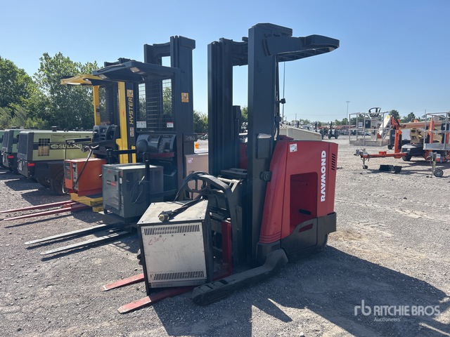 2007 Raymond 740 DR32TT 3200 lb Order Picker | Ritchie Bros. Auctioneers
