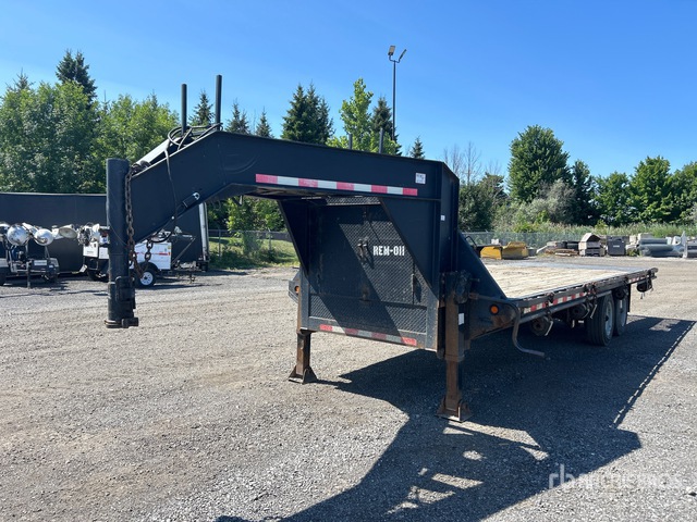 2005 PJ Trailers T/A Gooseneck Flatbed Trailer | Ritchie Bros. Auctioneers