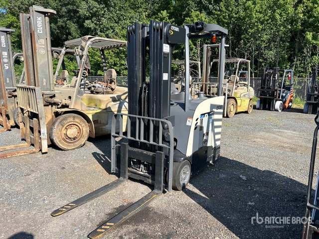 2022 Crown RC5745-40 3750 lb Electric Forklift | Ritchie Bros. Auctioneers