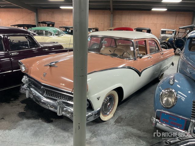 1955 Ford Fairlane 4-Door Sedan Automóvil Clásico | Ritchie Bros ...