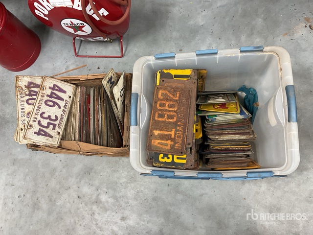 2 Boxes License Plates | Ritchie Bros. Auctioneers