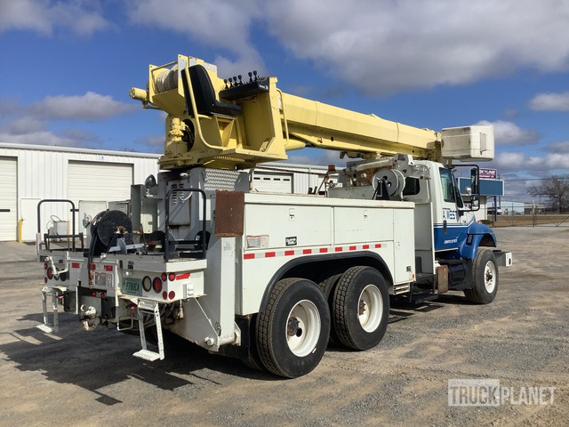 2003 Altec D3050 TR on 2004 International 7400 6x4 Bucket Truck in ...