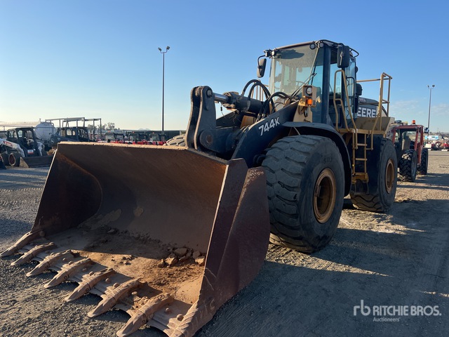 2013 John Deere 744K Wheel Loader | Ritchie Bros. Auctioneers