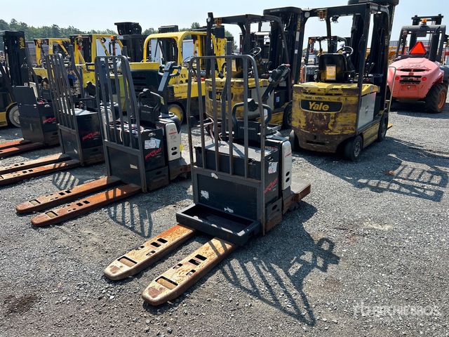 2020 Crown PE4500-60 6000 lb Electric Pallet Jack | Ritchie Bros. Auctioneers