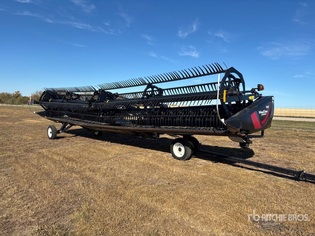 2019 MacDon FD135 35 ft Flex Draper Combine Header | Ritchie Bros ...