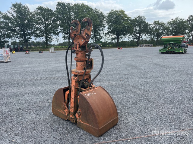 Atlas E32 Clamshell Grapple | Ritchie Bros. Auctioneers