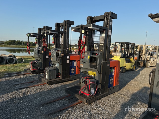 2018 Toyota 7BPUE15 3000 lb Order Picker | Ritchie Bros. Auctioneers