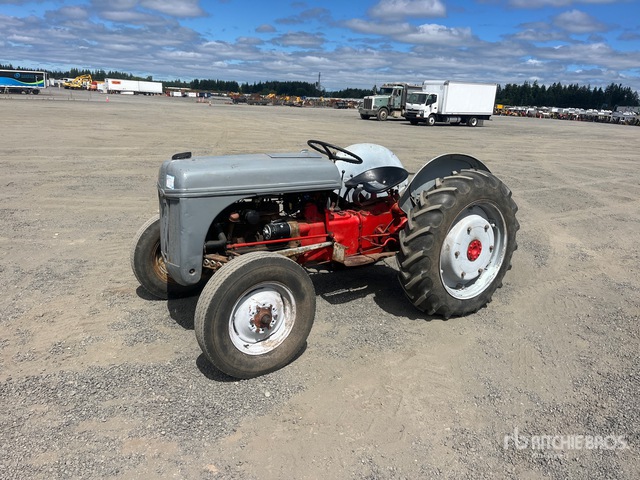 1940 Ford 9N 2WD Antique Tractor | Ritchie Bros. Auctioneers