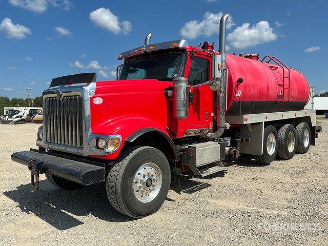 J & J Truck Bodies on 2011 International 5900i 8x4 110 BBL Vacuum ...
