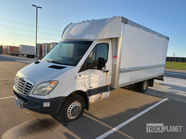 2009 Freightliner 3500 Sprinter 4x2 Van Truck (Inoperable) in Apple ...