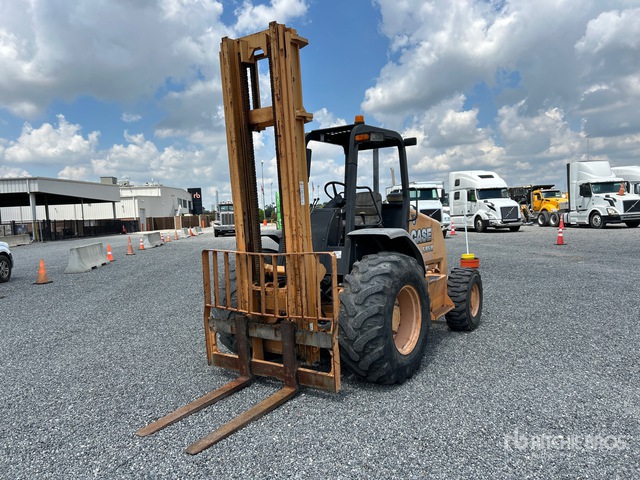 2012 Case 586H 6000 lb 4x4 Rough Terrain Forklift | Ritchie Bros ...