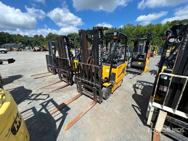 Hyundai 25BC-9 Electric Forklift | Ritchie Bros. Auctioneers