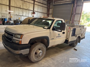 2007 Chevrolet Silverado 3500 4x2 Utility Truck in Monroe, Michigan ...