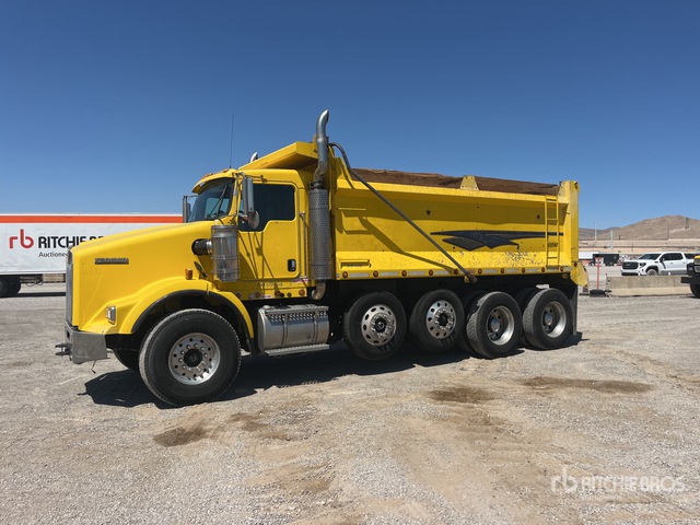 2003 Kenworth T800 10x4 Quad/A Dump Truck | Ritchie Bros. Auctioneers