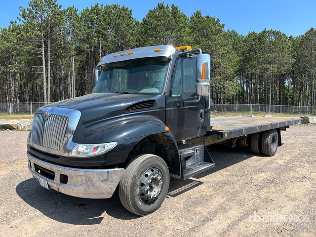 2005 International 4400 4x2 Portavheiculos | Ritchie Bros. Auctioneers