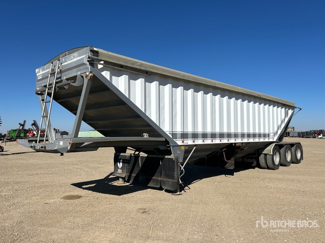 2007 Castleton 40 ft Tri/A Grain Trailer | Ritchie Bros. Auctioneers