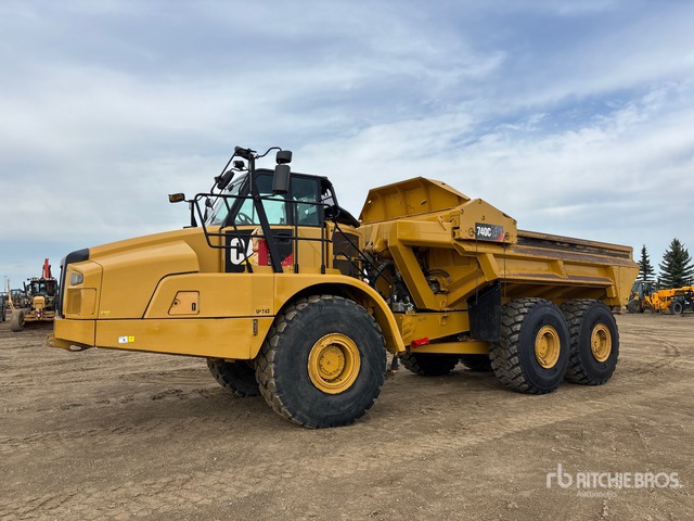 2017 Cat 740CEJ Ejector Articulated Dump Truck | Ritchie Bros. Auctioneers