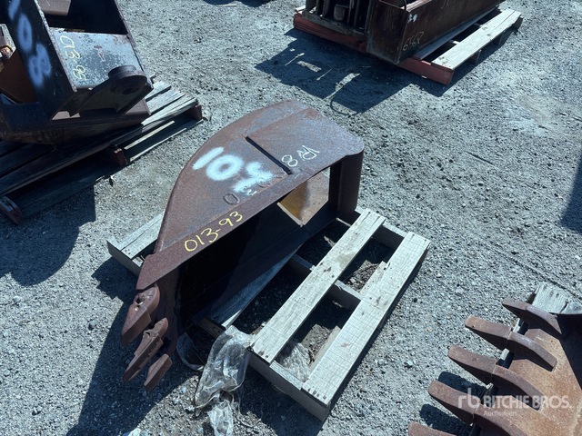 12 in Q/C Digging Backhoe Rear Bucket | Ritchie Bros. Auctioneers