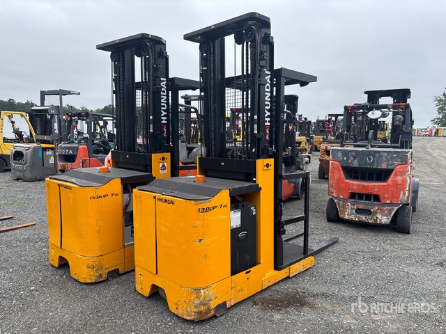 2015 Hyundai 13BOP-7 Order Picker | Ritchie Bros. Auctioneers