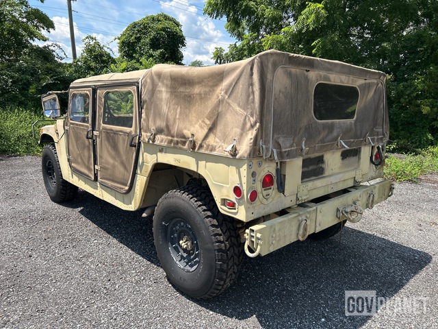 AM General M1097R1 HMMWV 4 Door Soft Top w/Truck Body in Southampton ...