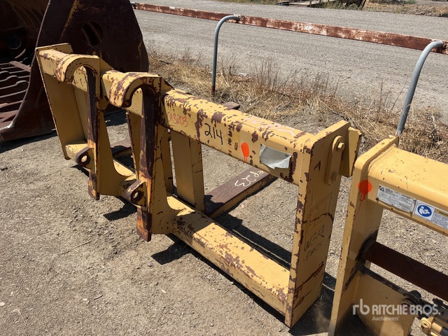 Cat 72 in Wheel Loader Forks - Fits Cat 950 | Ritchie Bros. Auctioneers