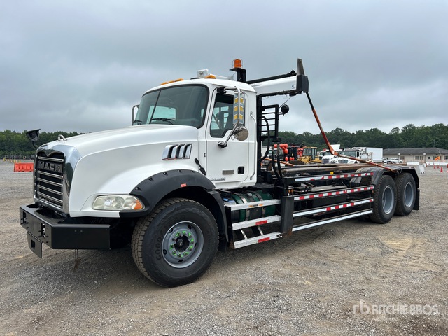2016 Mack GU813 Granite 6x4 Roll-Off Truck | Ritchie Bros. Auctioneers