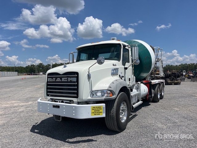 2017 Mack GU813 8x4 Mixer Truck | Ritchie Bros. Auctioneers